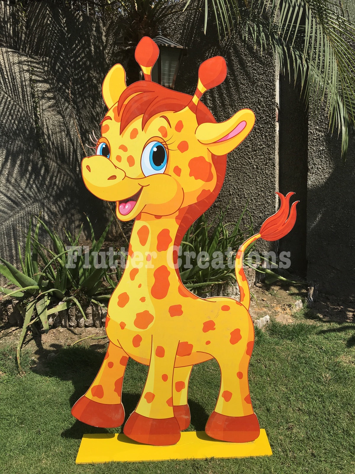 Giraffe Standee – Flutter Creations