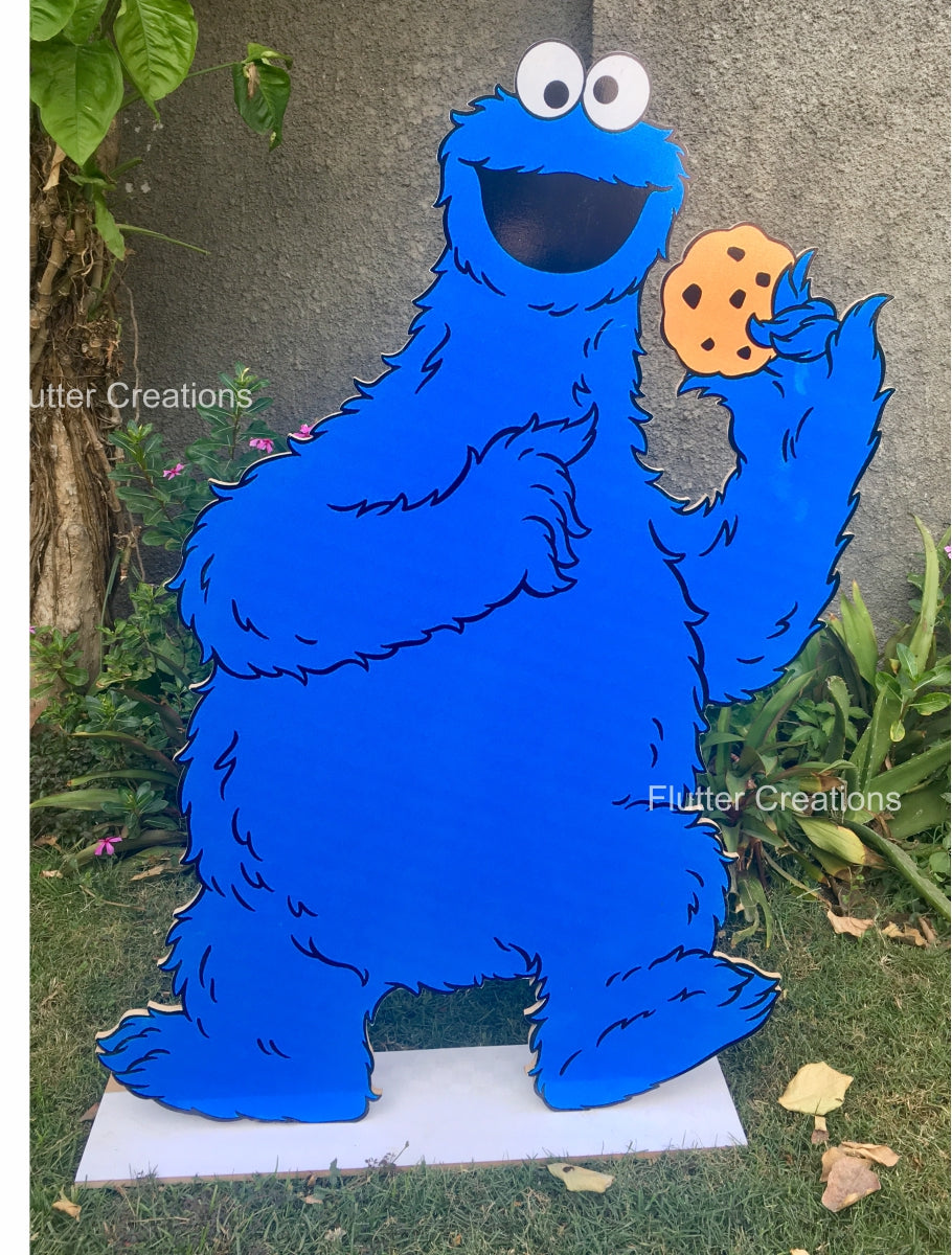 Cookie Monster Standee – Flutter Creations