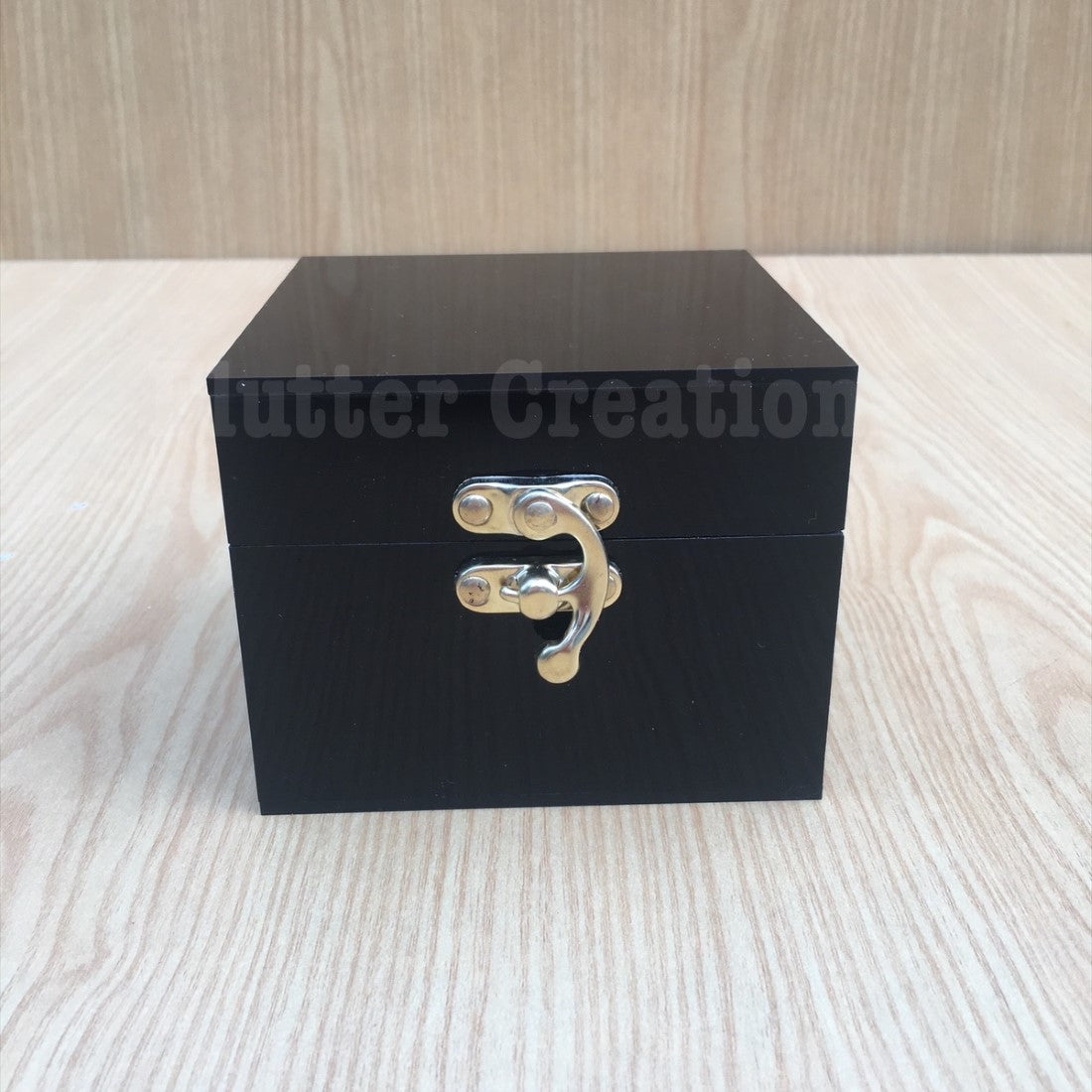 Plain Acrylic box – Flutter Creations